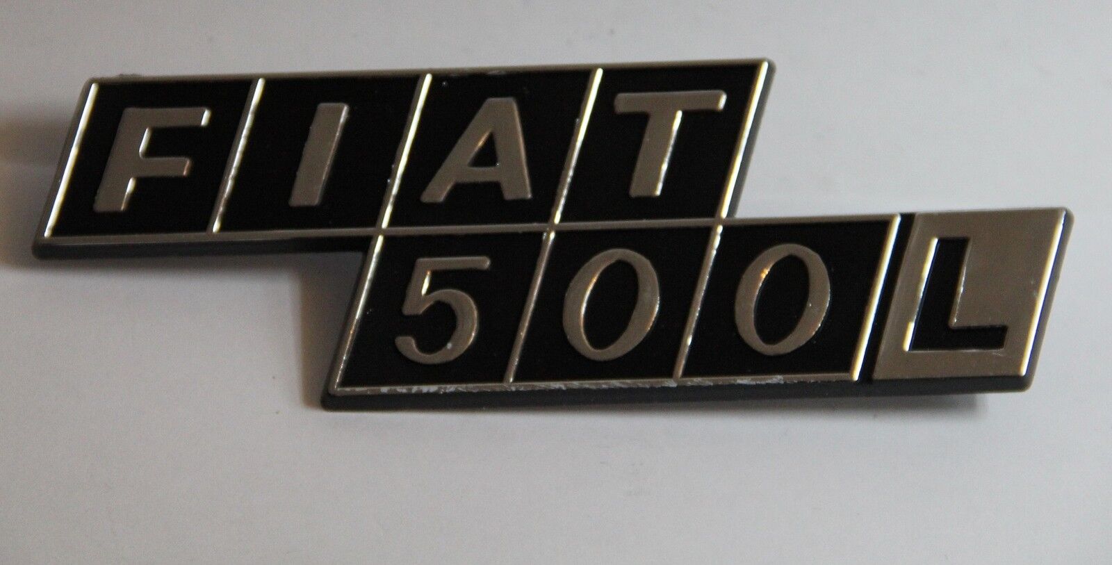 クラシック フィアット 500 L バッジ エンブレム リア エンジン ベイ ブーツ プラスチック 新品 – AutoBella ...